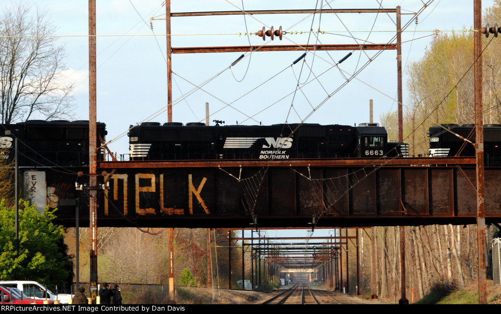 NS SD60 6663 2nd on 17G